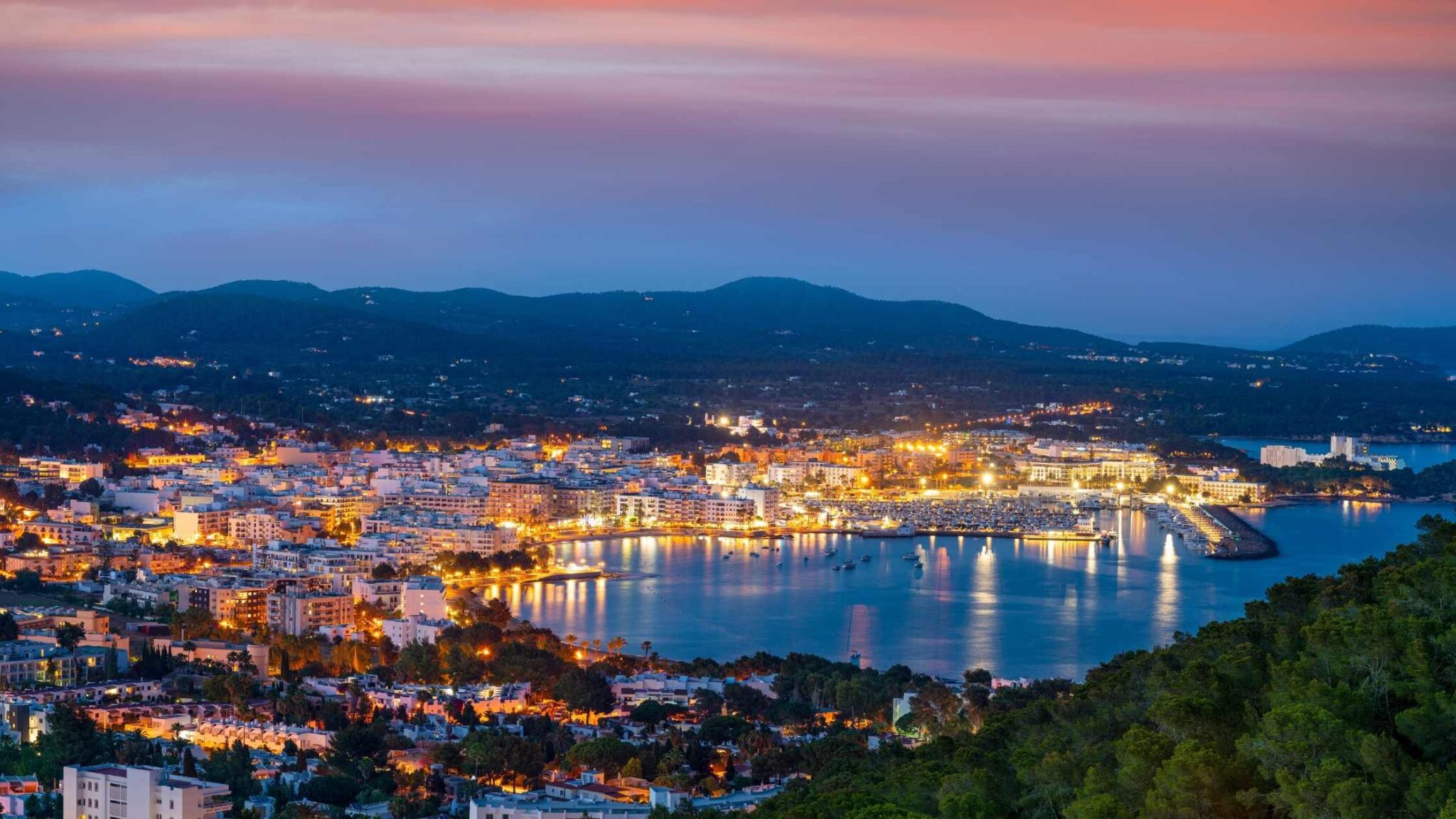 BEST NIGHTLIFE IN EUROPE - 25 AMAZING EUROPEAN CITIES