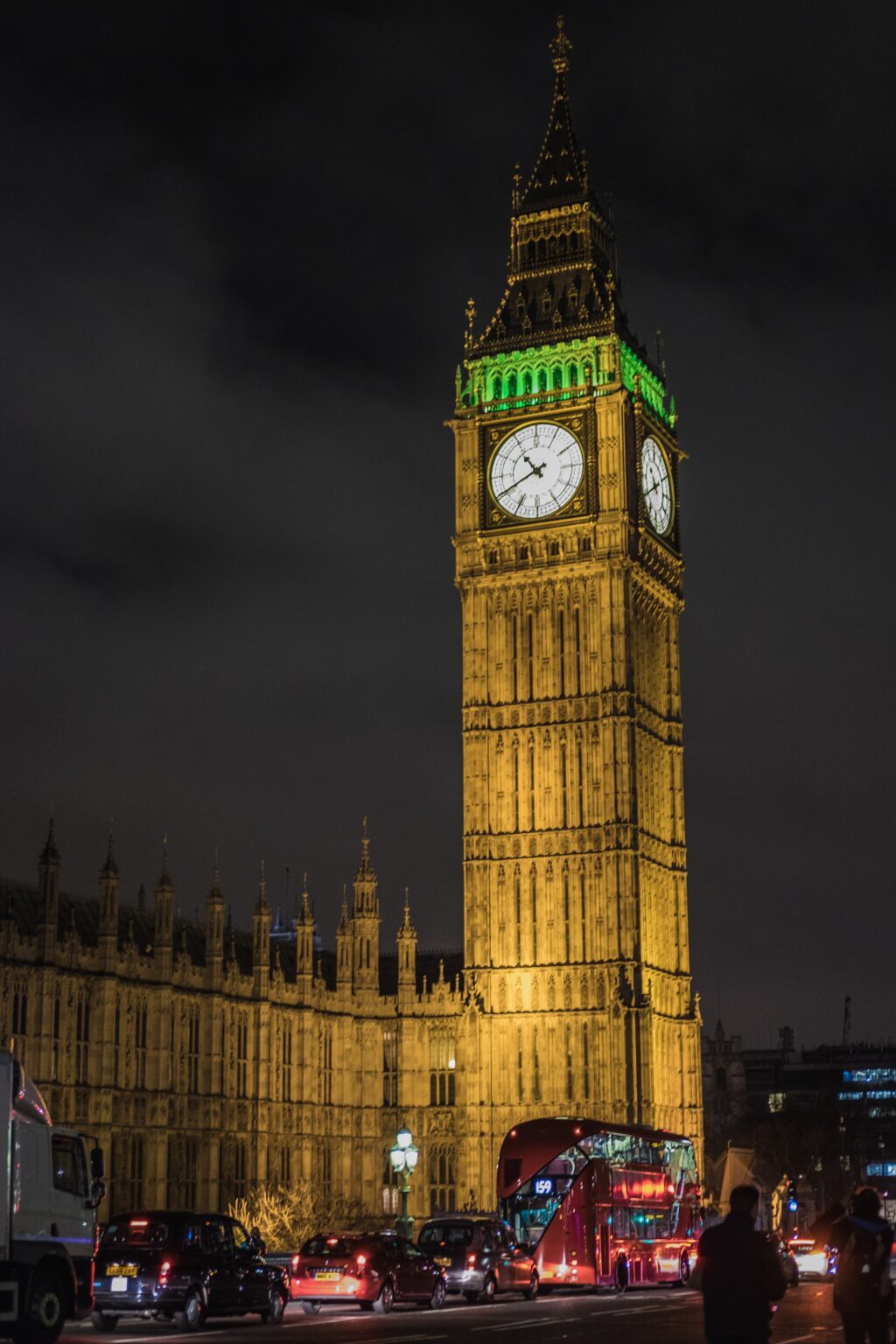 15 CITIES FOR THE BEST NIGHTLIFE IN THE UK