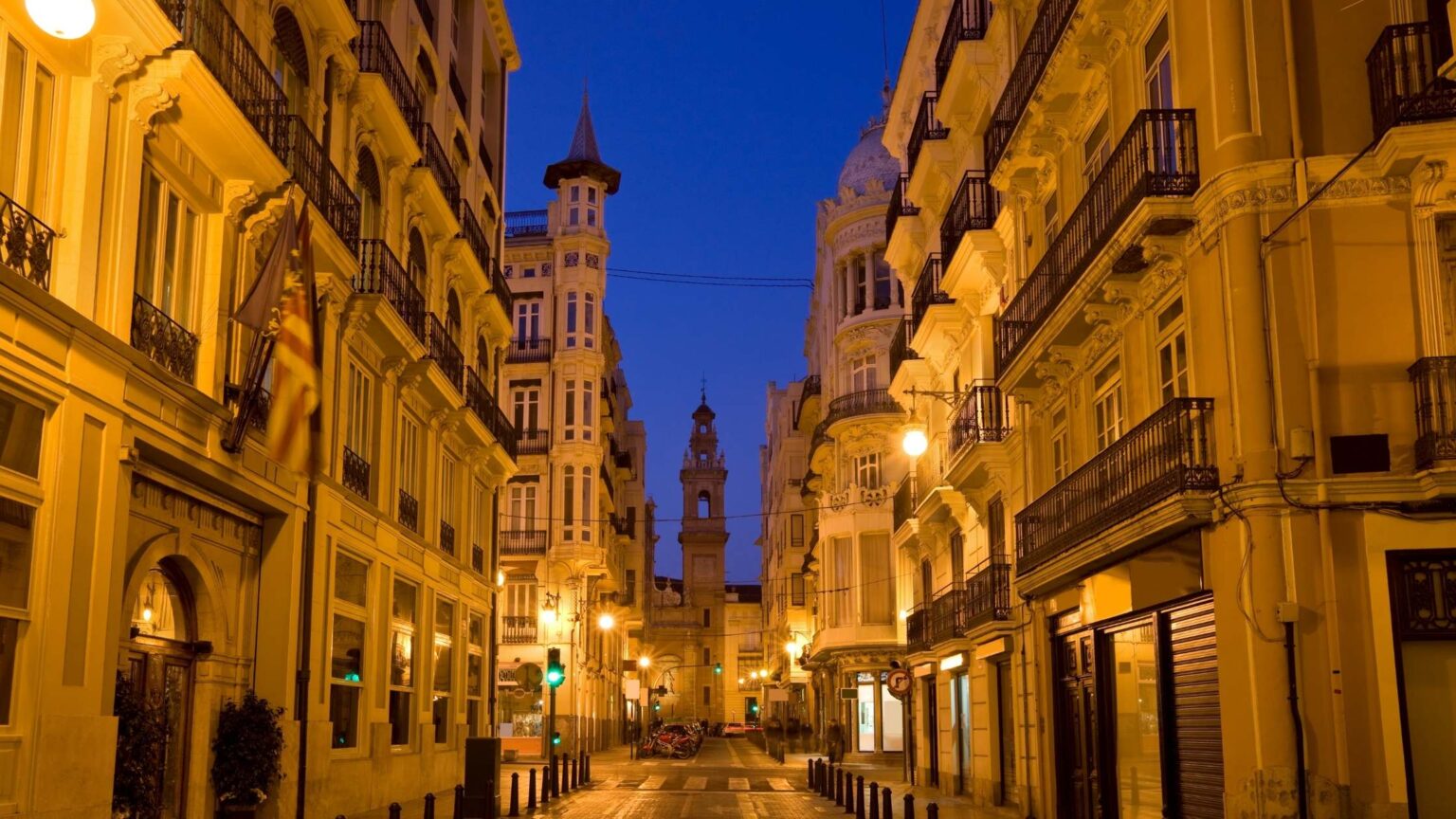 NIGHTLIFE IN SPAIN - A TOTAL GUIDE TO PARTYING AND FUN