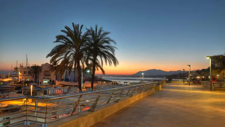 NIGHTLIFE IN SPAIN - A TOTAL GUIDE TO PARTYING AND FUN