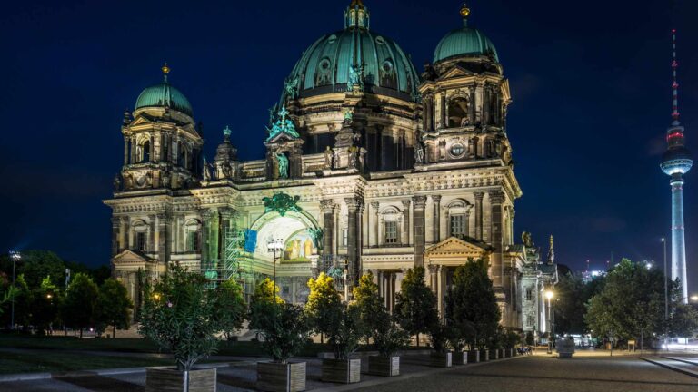 25 FANTASTIC THINGS TO DO IN BERLIN AT NIGHT