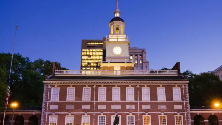 25 FANTASTIC THINGS TO DO IN PHILADELPHIA AT NIGHT