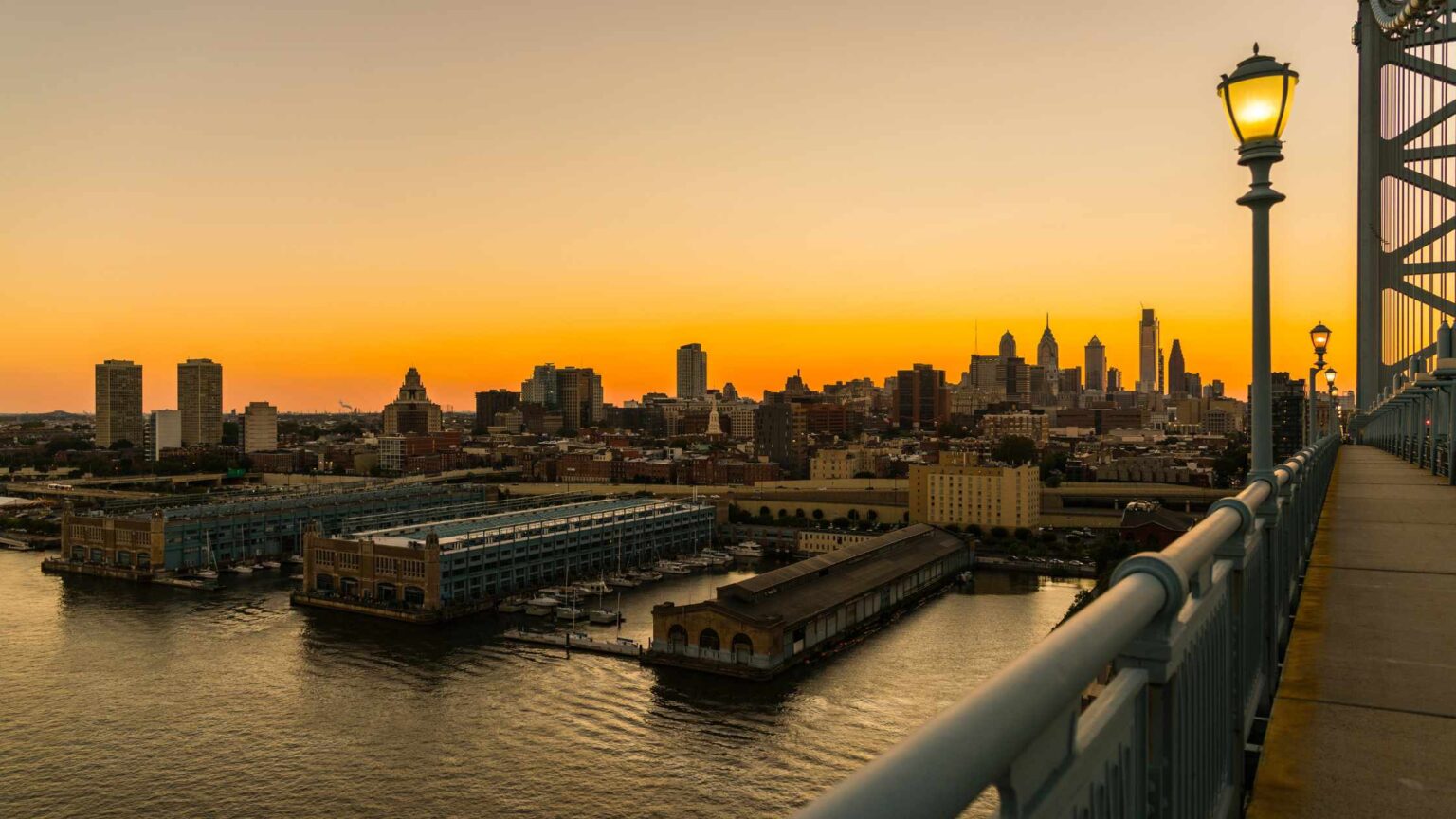 25 FANTASTIC THINGS TO DO IN PHILADELPHIA AT NIGHT